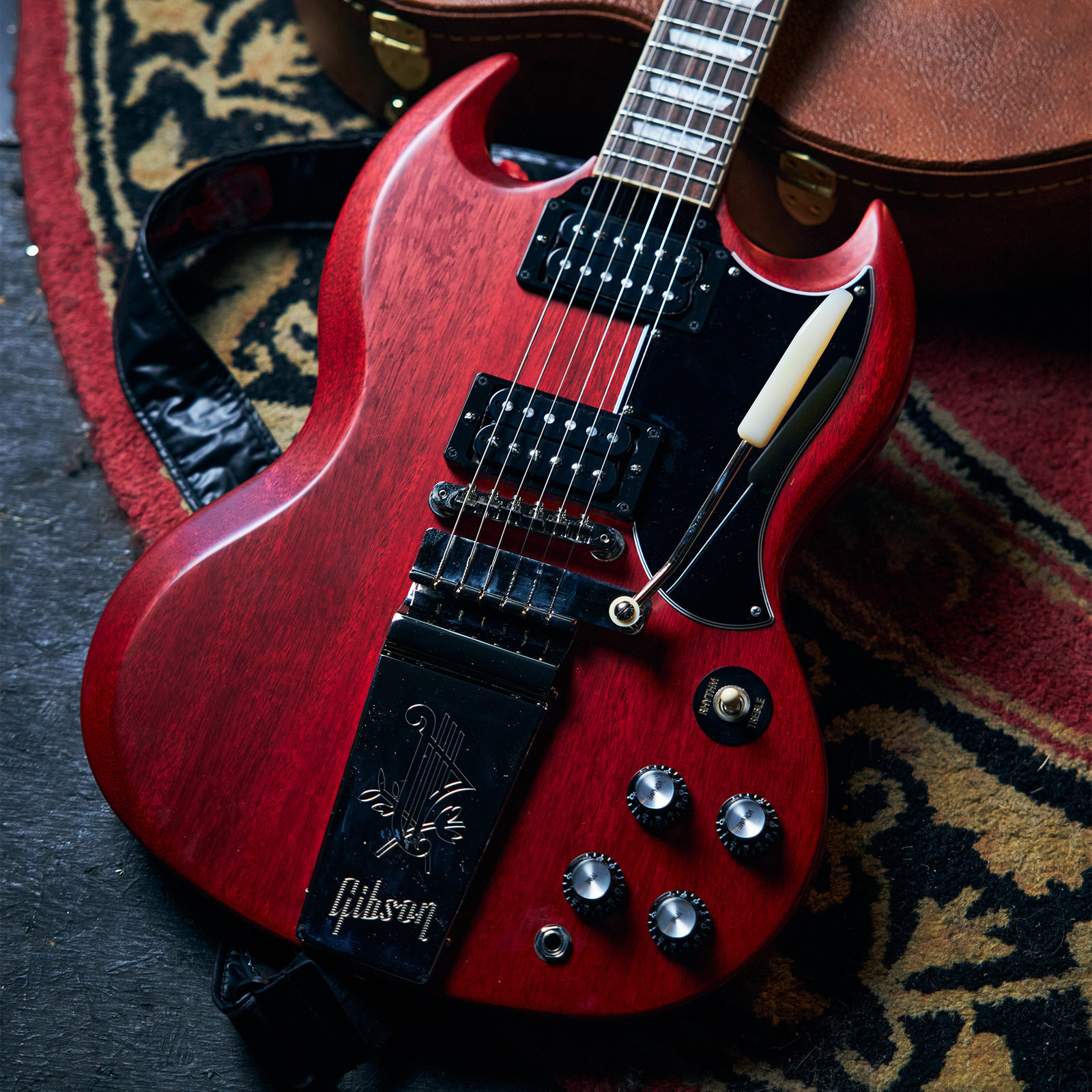 Gitara elektryczna Gibson SG Standard '61 Maestro Vibrola Faded Cherry Gitary \ Elektryczne Vibe ...